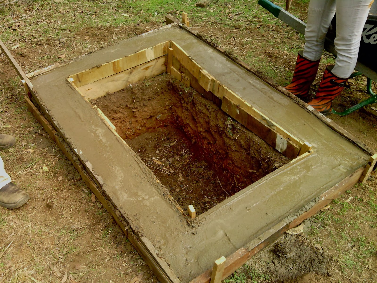 Chronicles of a humpy dweller: toilet building